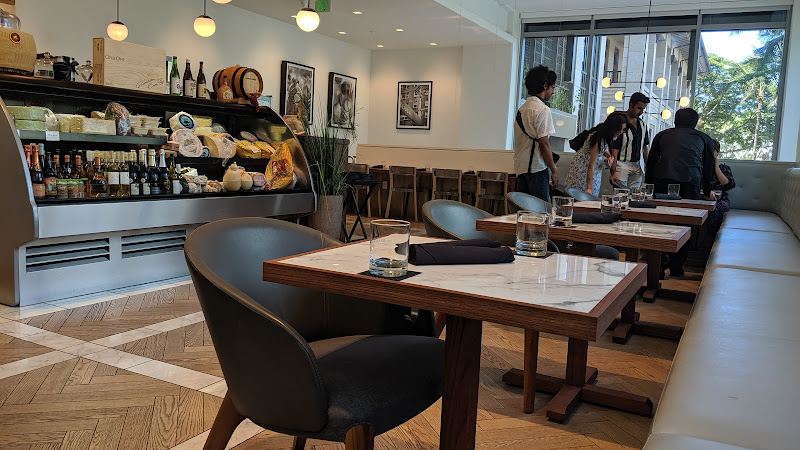 DEAN & DELUCA HAWAII - ROYAL HAWAIIAN CENTER STORE — Coffee Shop in ...